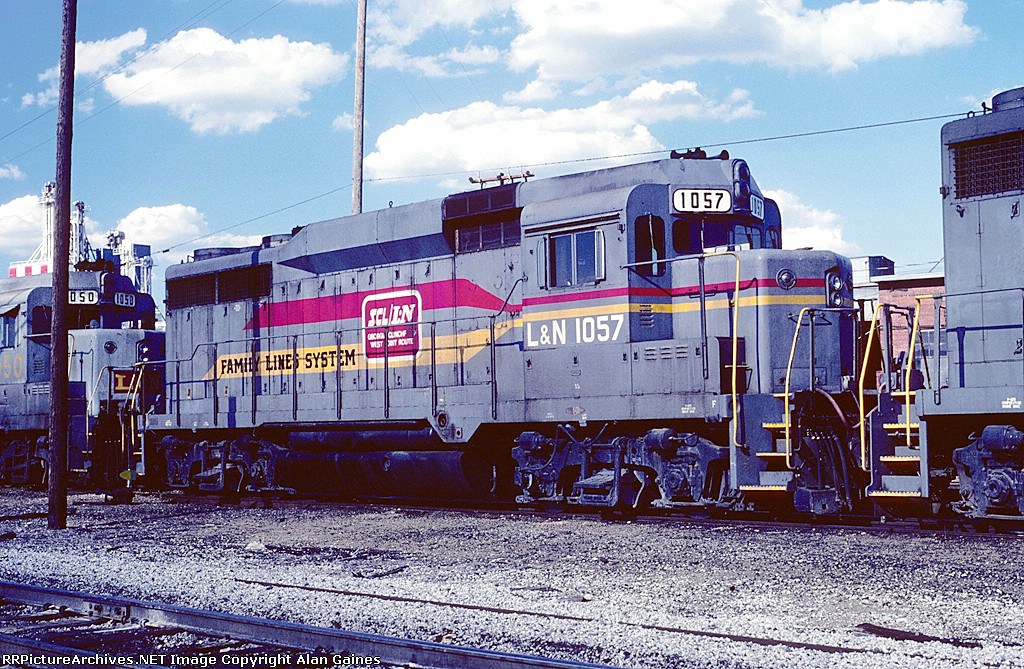 L&N GP-30 1057
